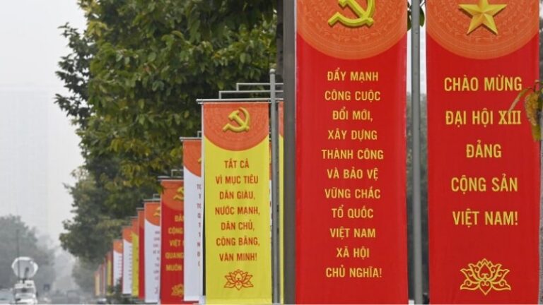 Băng rôn là gì? Yêu cầu và kích thước của từng loại băng rôn