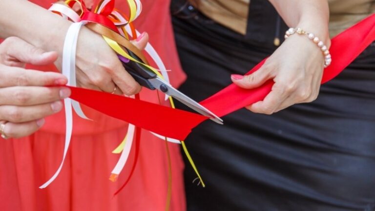 Tổng hợp mẫu băng rôn khai trương đẹp cho ngày Grand Opening