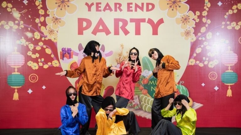 50+ mẫu backdrop đẹp cho Year End Party, Khai trương, Sự kiện
