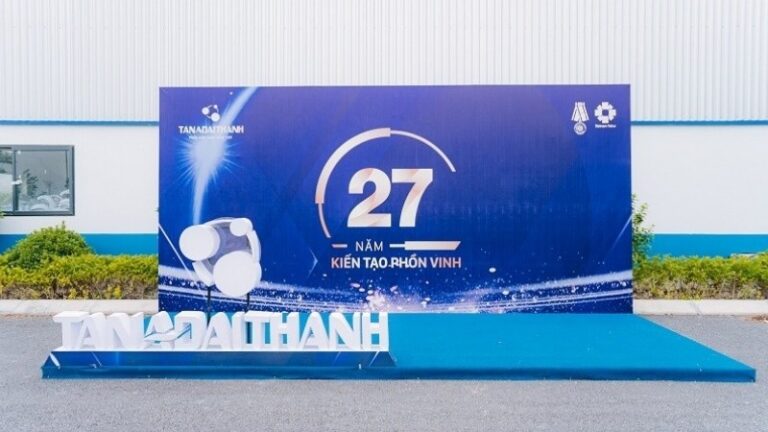 50+ mẫu backdrop đẹp cho Year End Party, Khai trương, Sự kiện