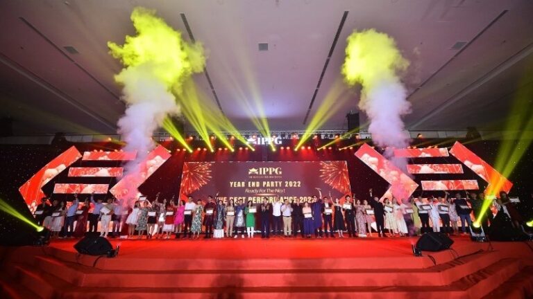 50+ mẫu backdrop đẹp cho Year End Party, Khai trương, Sự kiện