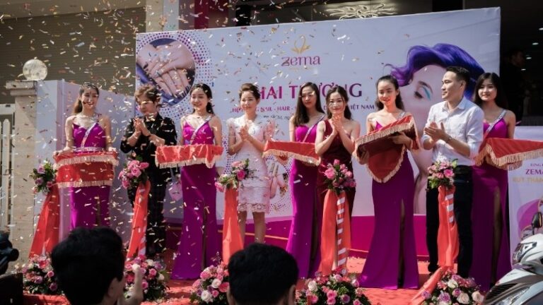 50+ mẫu backdrop đẹp cho Year End Party, Khai trương, Sự kiện