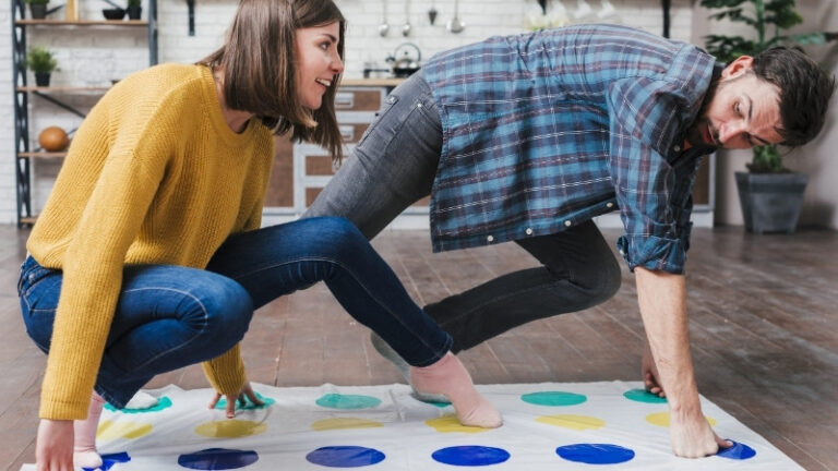 30+ trò chơi nhóm hài hước, vui nhộn cho team building trong nhà