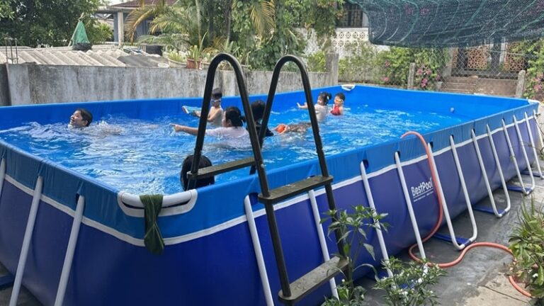 Pool nghĩa là gì? Khám phá cách dùng của “pool” trong tiếng Anh